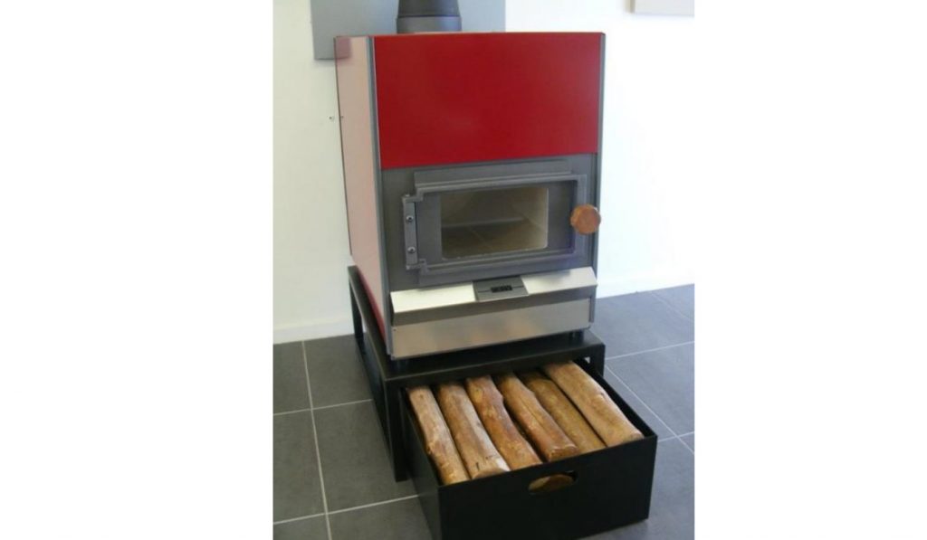 pyro-fire-red-with-wood-box - The Heatstore
